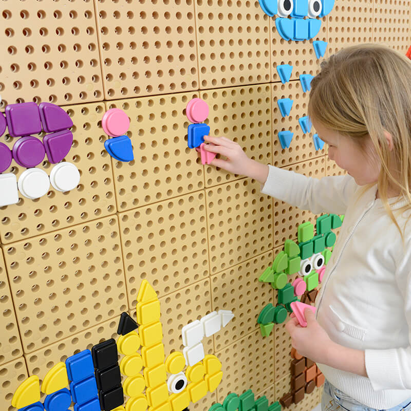 Geometric shape pegs (8 colours) - 256 piece set